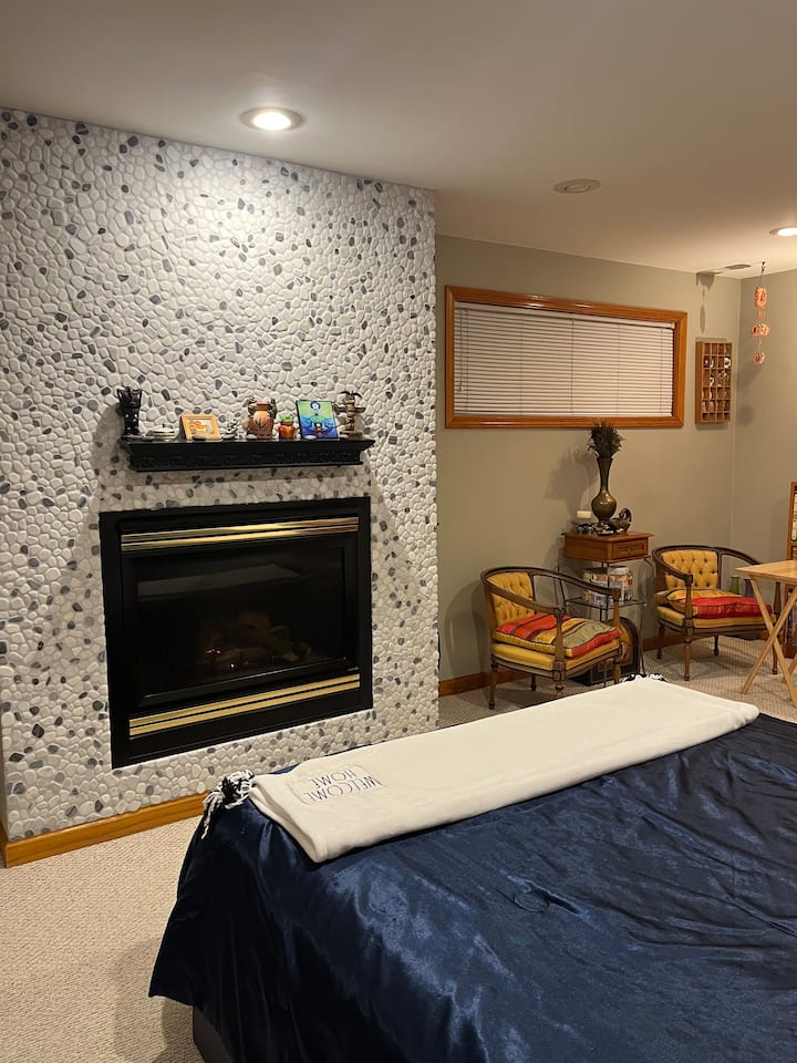 Nice, Large Sunny Garden Studio - Chicago O'Hare Airport (ORD)