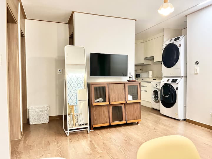 New/1f/계단x/욕실2개/홍대역 도보7분 /조용한숙소/2r3bed/6명/홍대/연남/가족 - Seoul