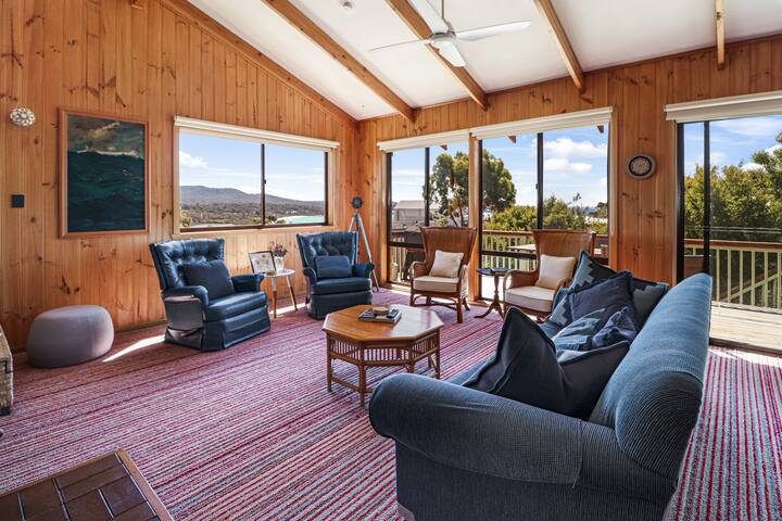 High On Coffey - Binalong Bay - Pet Friendly - Binalong Bay
