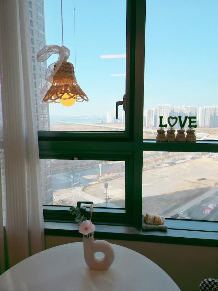 C1802스테이인가
석양지는바다뷰
힐링공간 - Incheon