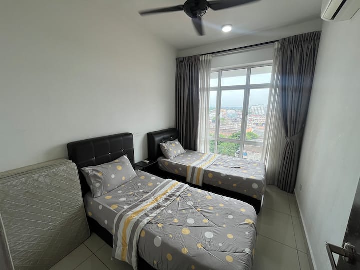 Majestic Ipoh Pool View 2room (Smart Tv & Wifi) - Ipoh