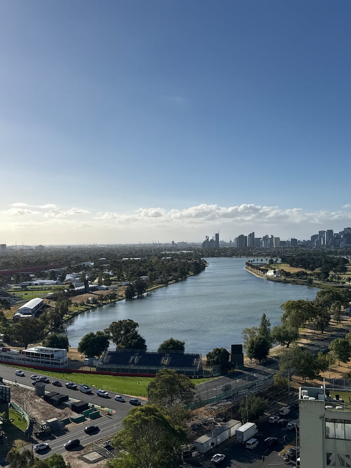 F1 Track View Queens Mansion Oasis - St Kilda