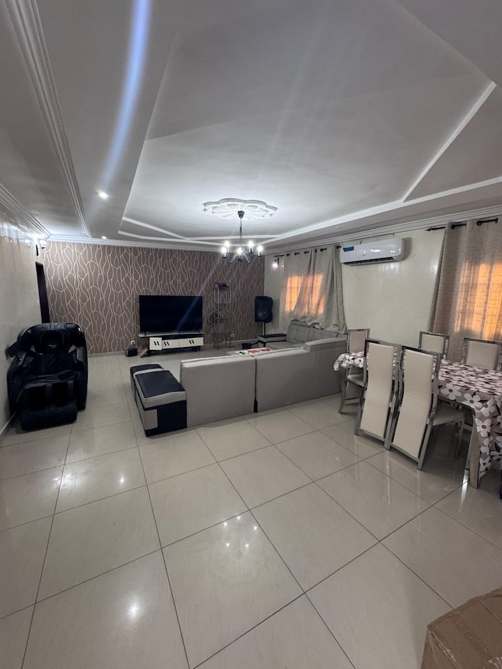 Appartement 3 Chambres Salon Lux - Lomé