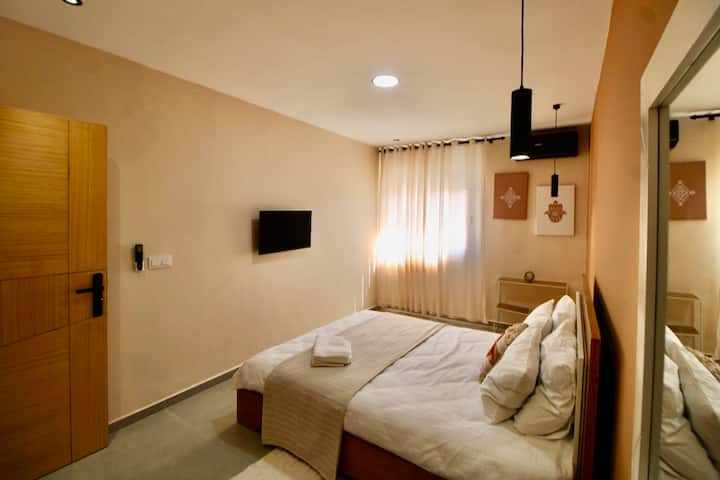Appart Cosy Au Coeur De Rabat
2 Chambres . 3 Lits - Rabat