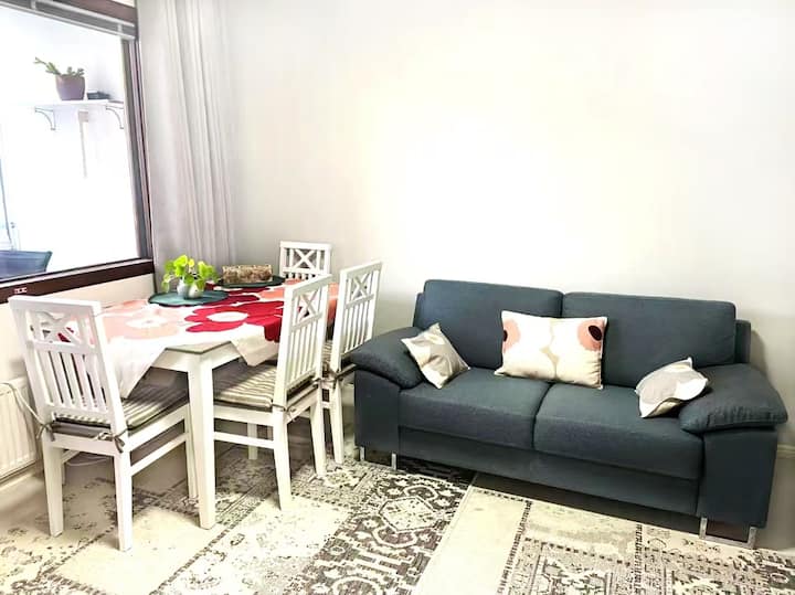 Entire Studio 36m2+6m2,free Parking. I-train 300m - Vantaa