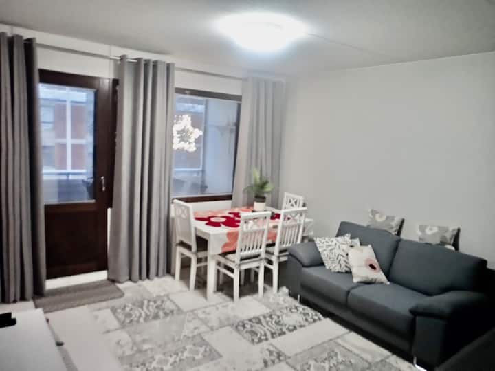 Entire Studio 36m2+6m2,free Parking. I-train 300m - Vantaa