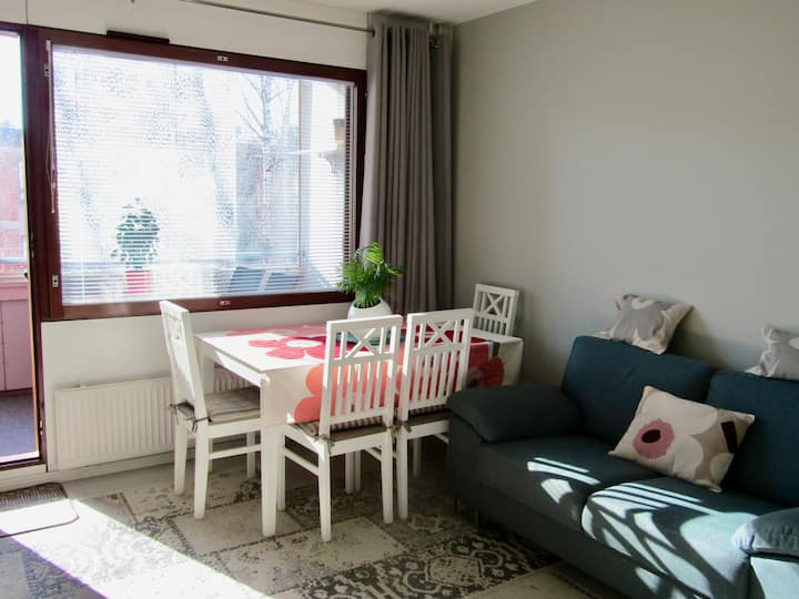 Entire Studio 36m2+6m2,free Parking. I-train 300m - Vantaa