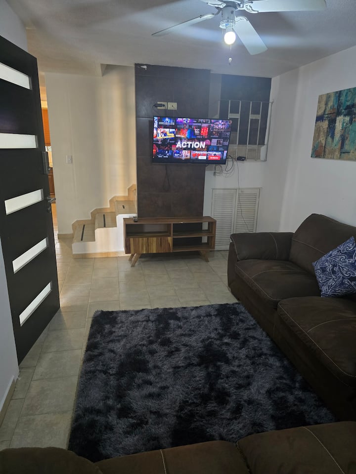Mi 4 Climas/7 Beds/washing Machine/3smartstv/wifi/porton - Santa Catarina, México