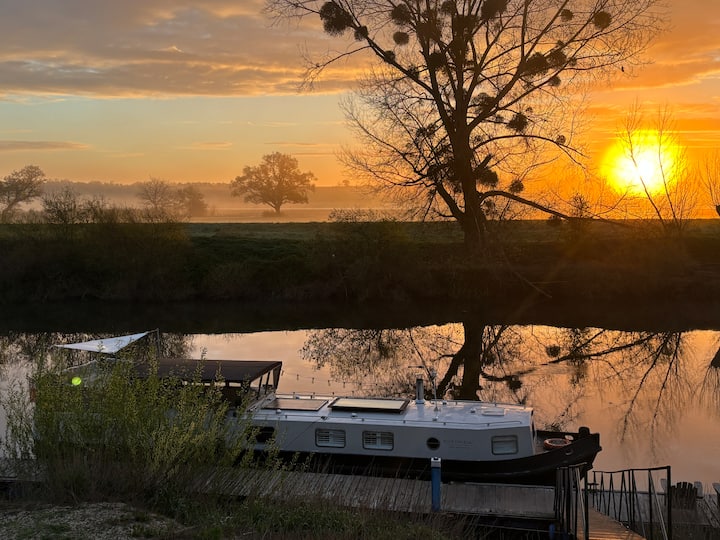 Stunning House Boat In Tranquil Riverside Setting - Tewkesbury