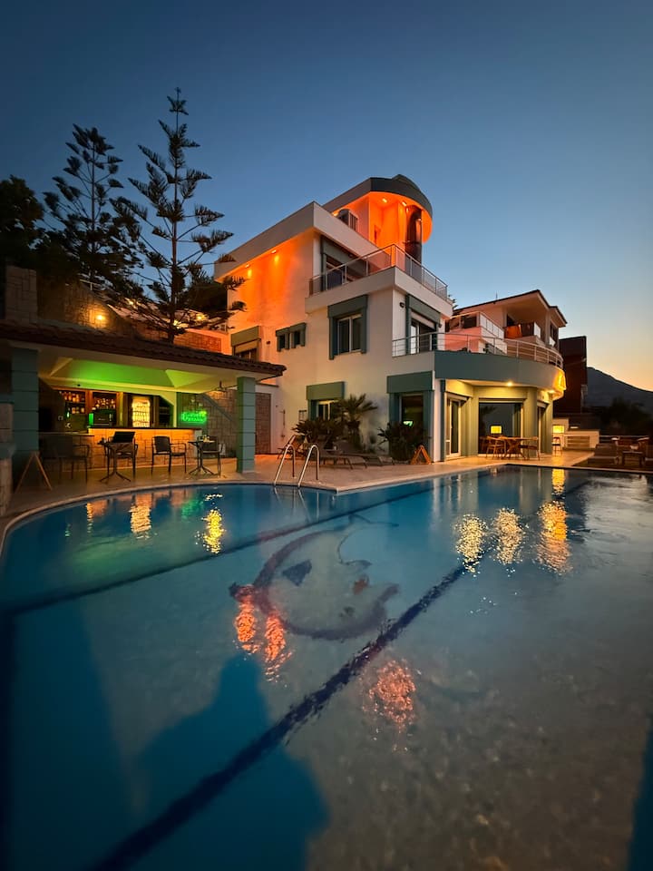Miromara Hotel Pool Bar Karaburun - Karaburun