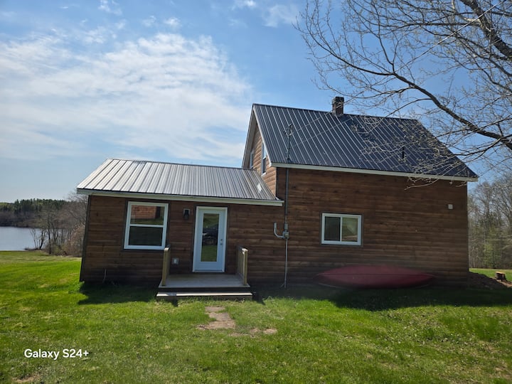 Canaan River Cabin - New Brunswick