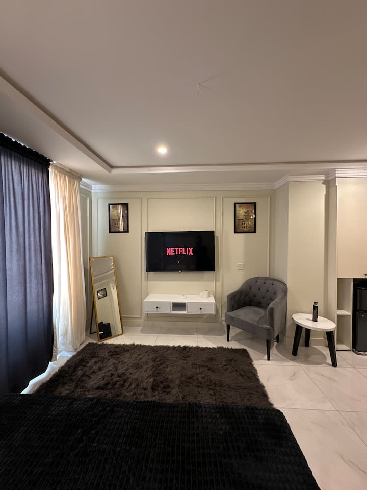 Bright Studio In Bahria Town | Perfect For Couples - Lahore