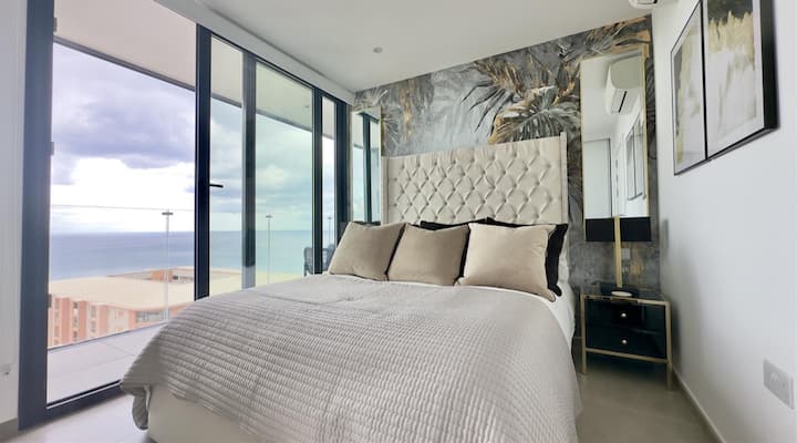 Amazing Views, Next To The Beach-entire Apartment - San Roque