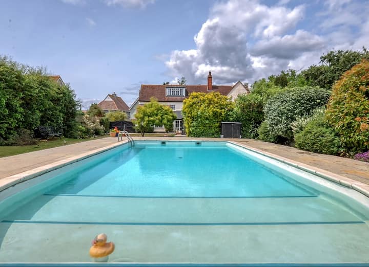 Pool -  Stylish 2 Bed Boutique Style - Clacton-on-Sea