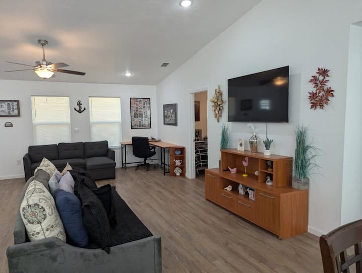 (5b/2b): Brand New House For Travelers (1127) - Gretna, FL