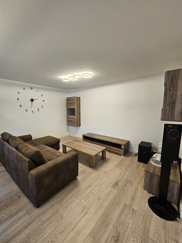 Sonnige 1-zimmer-wohnung Mit Balkon - Differdingen