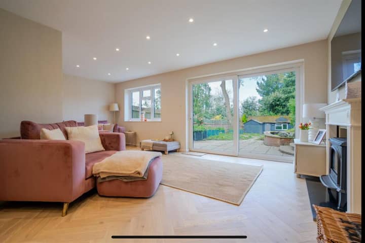 Amazing Ascot Getaway - Bracknell