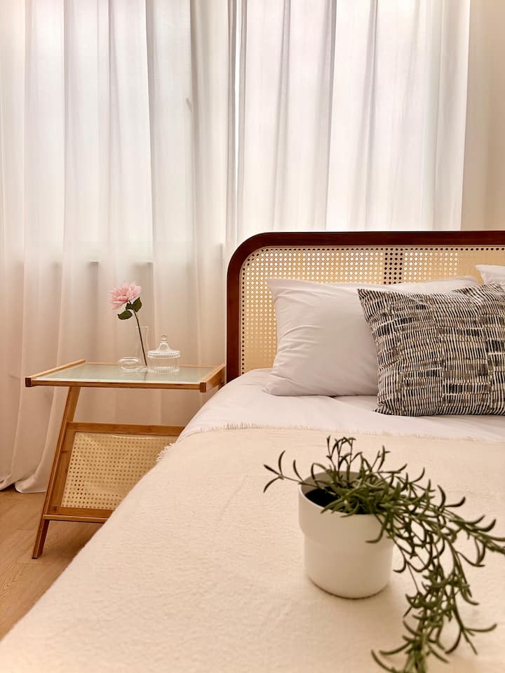 [Lora] 합정 망원 홍대 /평지 “감성적” 특가@ - Seoul