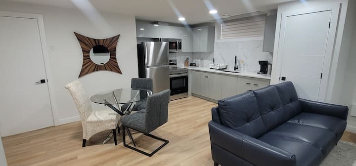 Spacious 2-bed Near West Edmonton Mall - Saint Albert