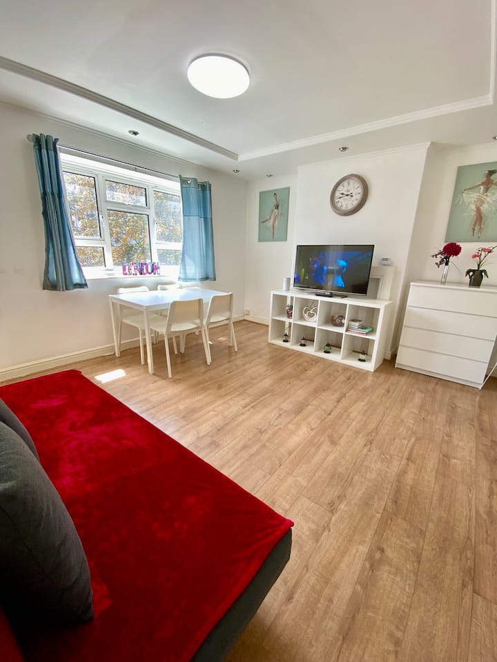 +Cosy 2-bedroom Flat Near Tower Bridge & Shadwell - London, UK