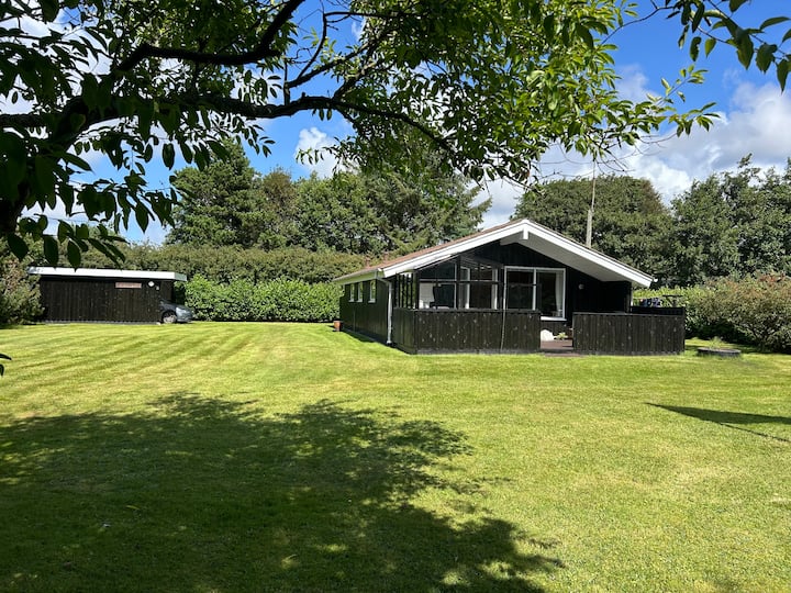 Autentisk Velbeliggende Hyggeligt Sommerhus - Blåvand