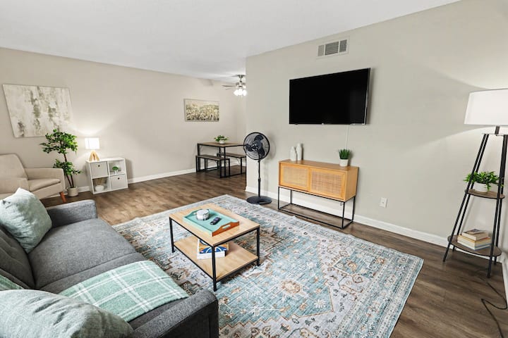 Cityside Escape Minutes From Uab + Hospitals - Homewood, AL