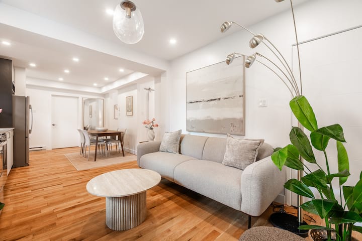 Cozy Stay By La Fontaine Park - Laval, Quebec, Canadà