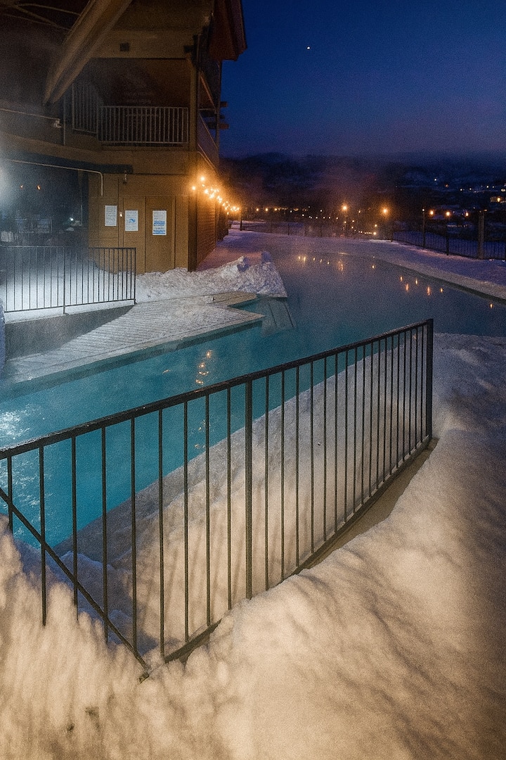 The Grand Nook - Salt Water Hot Tub Ski Condo - Granby, CO