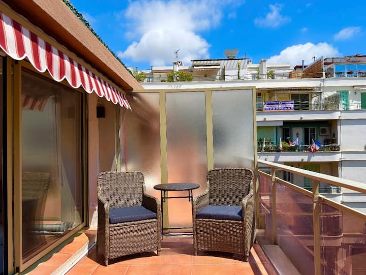 Terrace, Apartment 2 Rooms, 1 Min From The Beach - Hotel Ibis Budget Nice Palais Nikaia