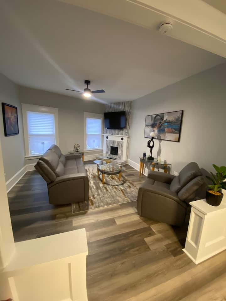 Peacefull, Escape - Akron, OH