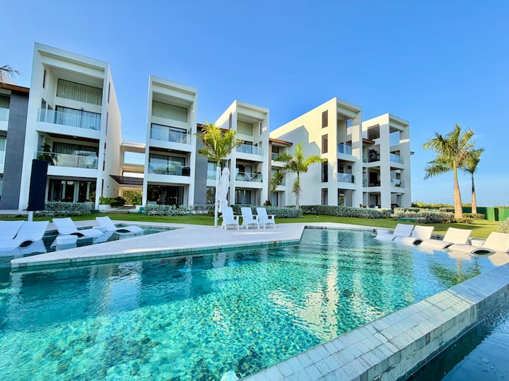Apt With Private Jacuzzi & Golf View, Beach Close - Punta Cana