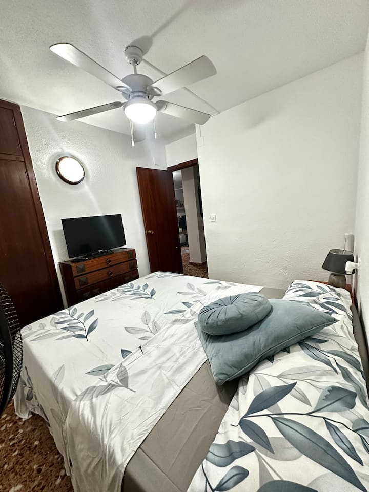 Amplia Habitación En Zona Inglesa Benidorm - Benidorm