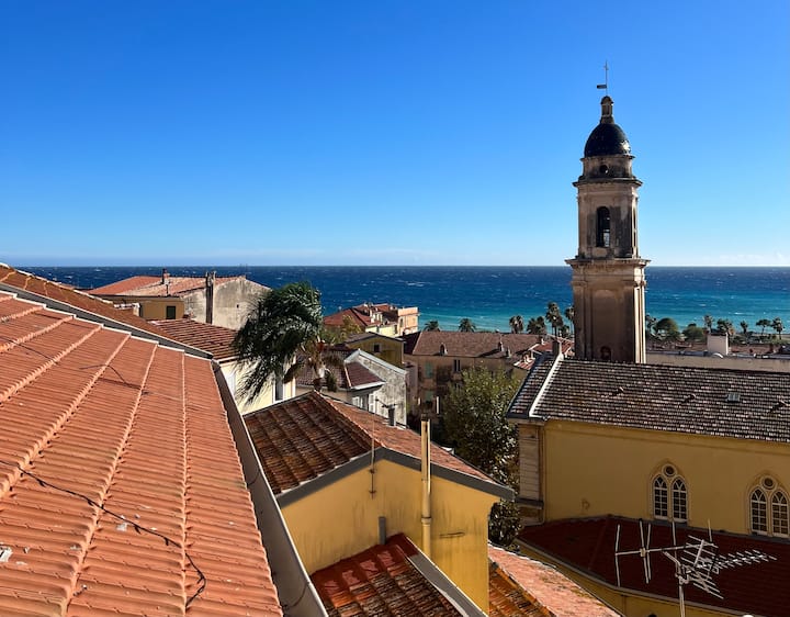 Vieille Ville De Menton, Vue Mer - Menton
