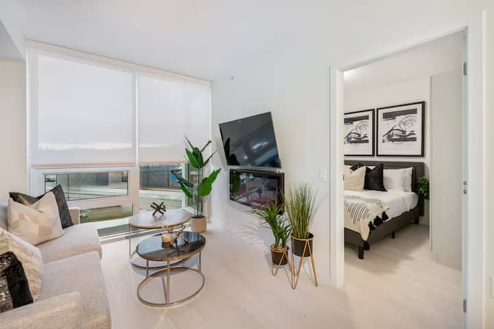 Stylish Mount Pleasant 2bed • Ac• Parking • Office - Vancouver