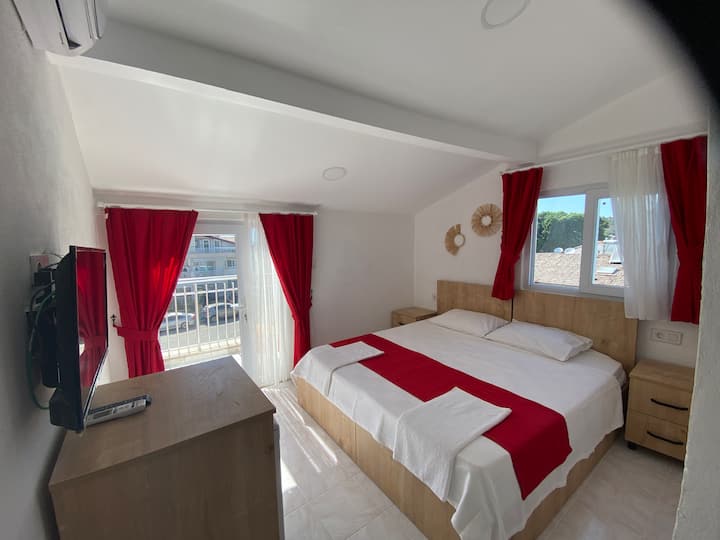 Yeni Temiz Kullanışlı Otel Odası - Fethiye
