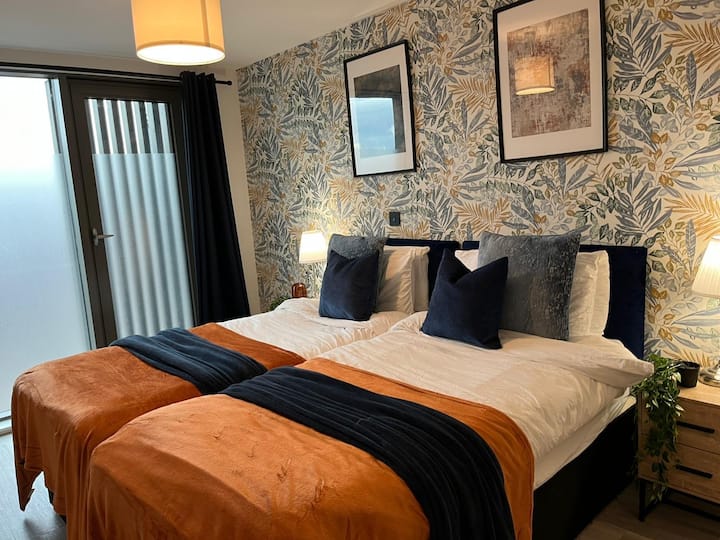 #31 Lux Apex Loft – 2 Bed, 2 Bath & Rooftop Views - Birmingham