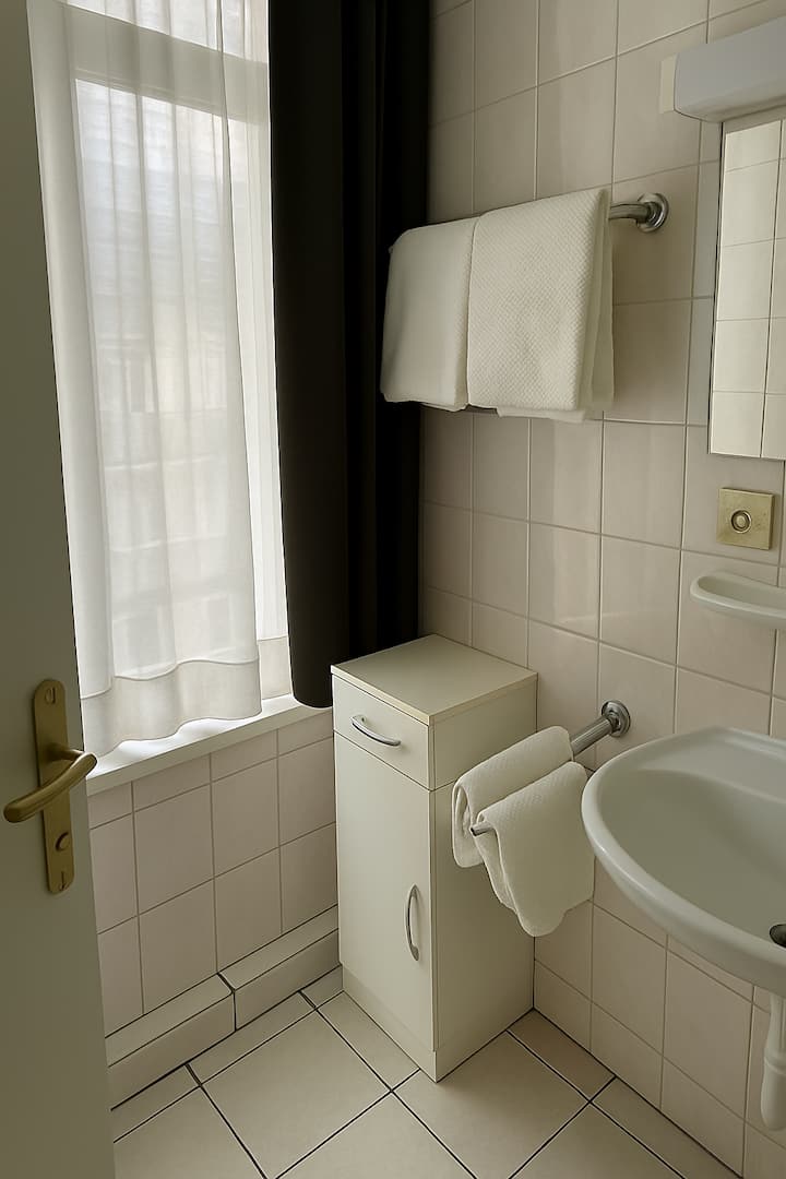 Familiensuite – 3 Betten + Baby - Halle (Saale)