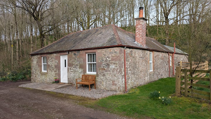 Sawmill Cottage - Tranquil Rural Escape - Lockerbie