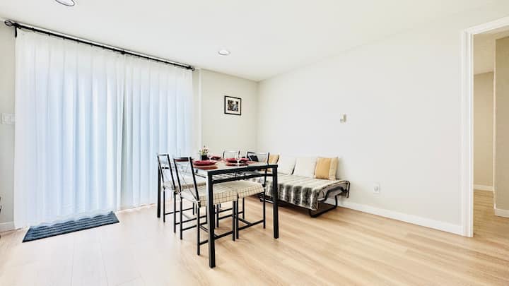 Cartier Belle Vie | Chic Garden 1br Near Yvr & Dt - Vancouver