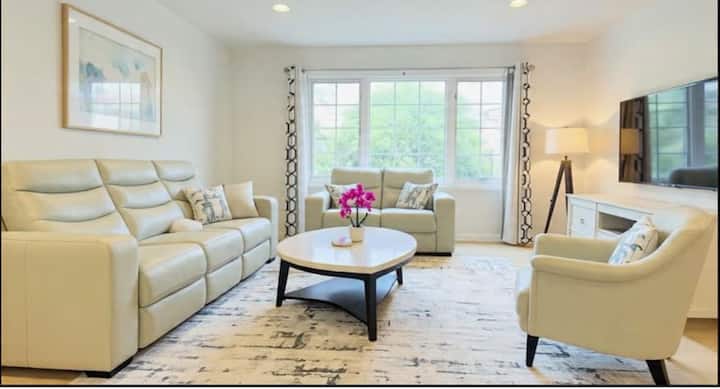 Spacious 3br Near Nyc, King Suite And Parking - Queens, NY