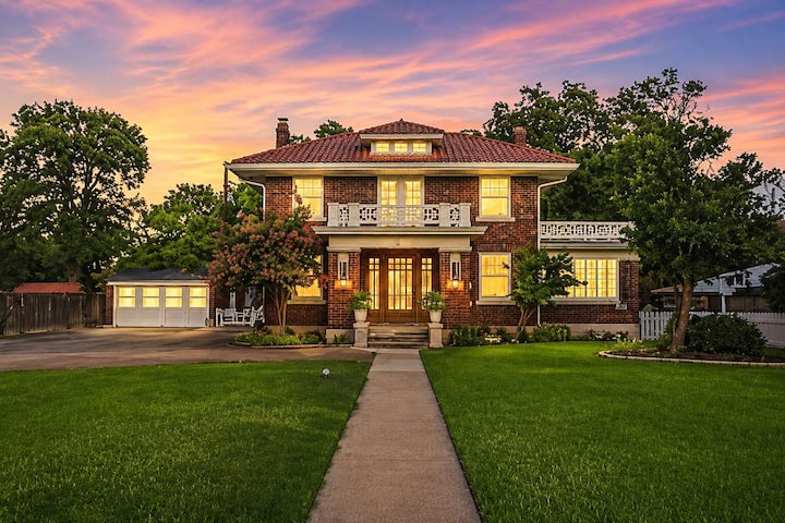 Prime Stay | Near Schlitterbahn | Outdoor Dining - New Braunfels, TX