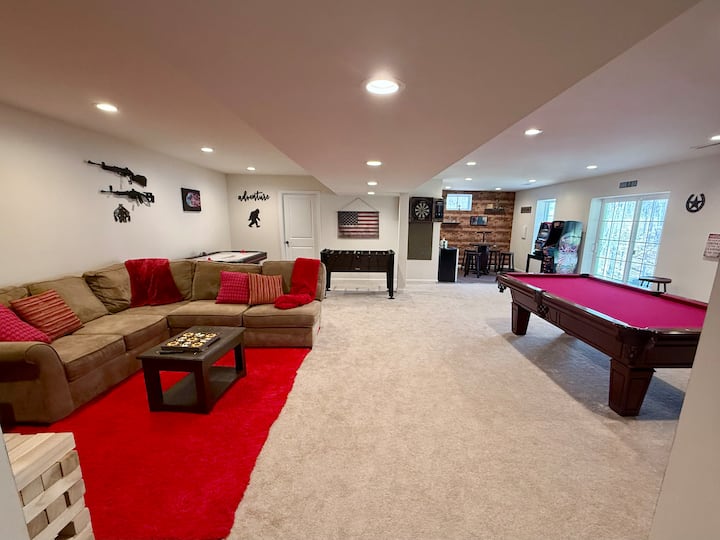 New Cozy 5br Lake Anna Retreat | Huge Game Room - Lake Anna, VA