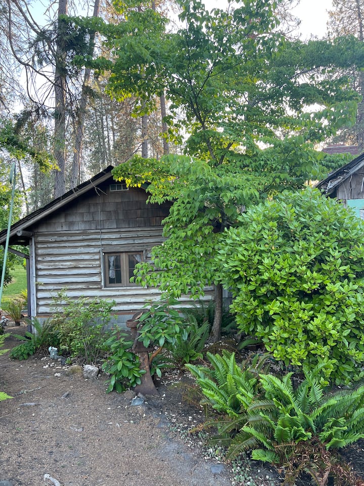 Nehf’s 1930s Cabin Retreat - Grants Pass, OR