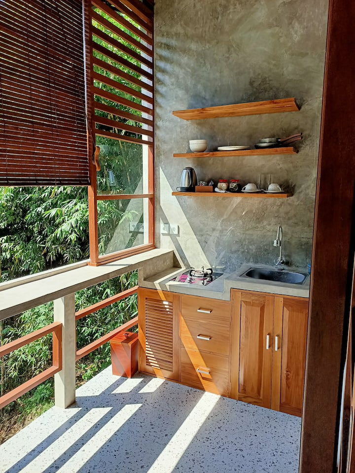 Art & Nature _ Ganesha Guesthouse - Room 2. - Indonesia
