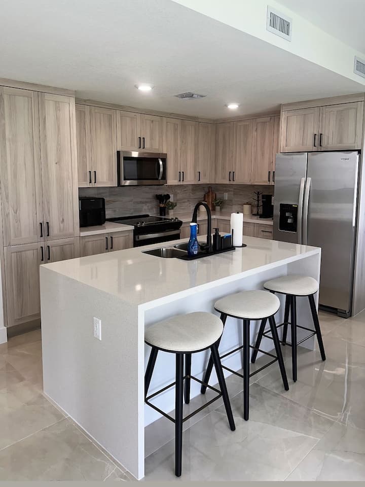 Modern And Spacious 5br Home For A Relaxing Stay - Homestead, FL