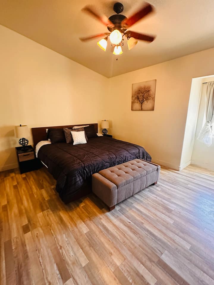 Private Guest Room /Bath - Cathedral City, CA