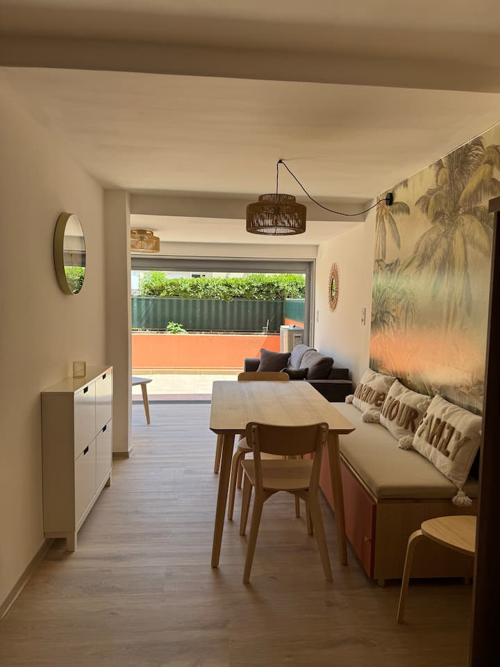 Terrasse-piscine-parking-plage - Agde