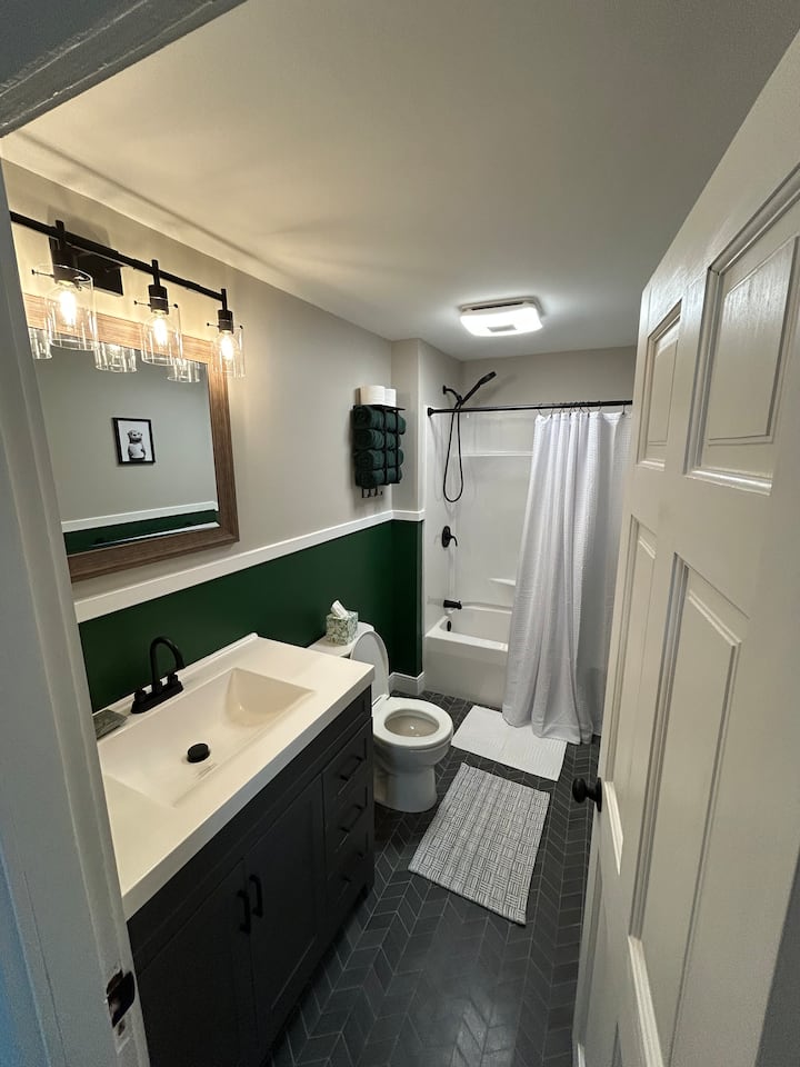 Serene 2br - Lawn + Patio - Rhode Island