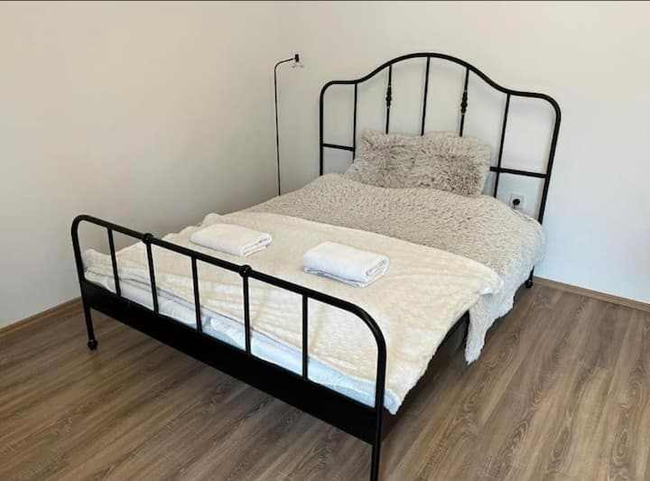 Lombkorona Apartman - Ganna
