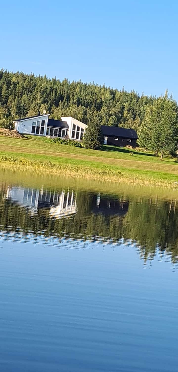 Modernt Hus Med Sjötomt - Älvsbyn